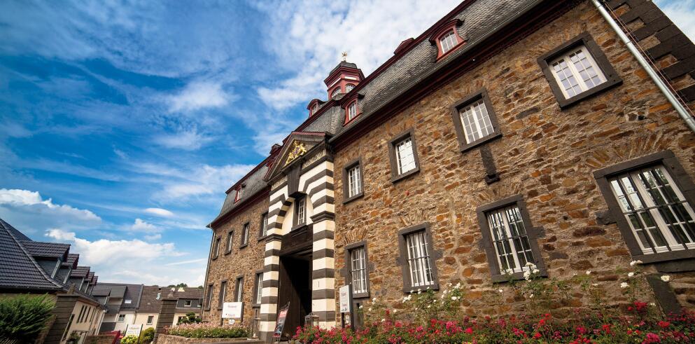 Schloss Burgbrohl in der Eifel JETZT günstig online buchen